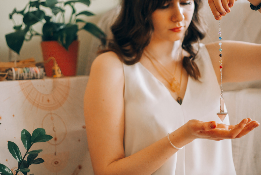 PsychicOz Reviews - Pendulum Psychics